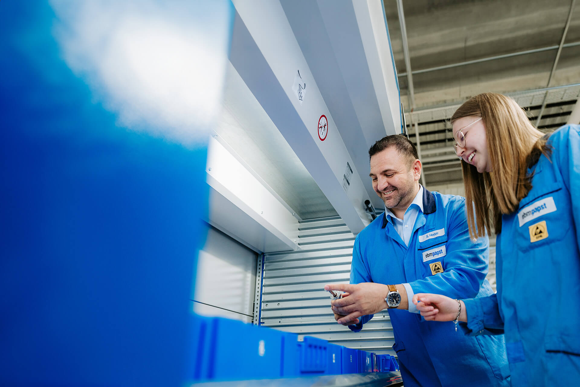 Warehouse Logistics Specialist (m/f/d)